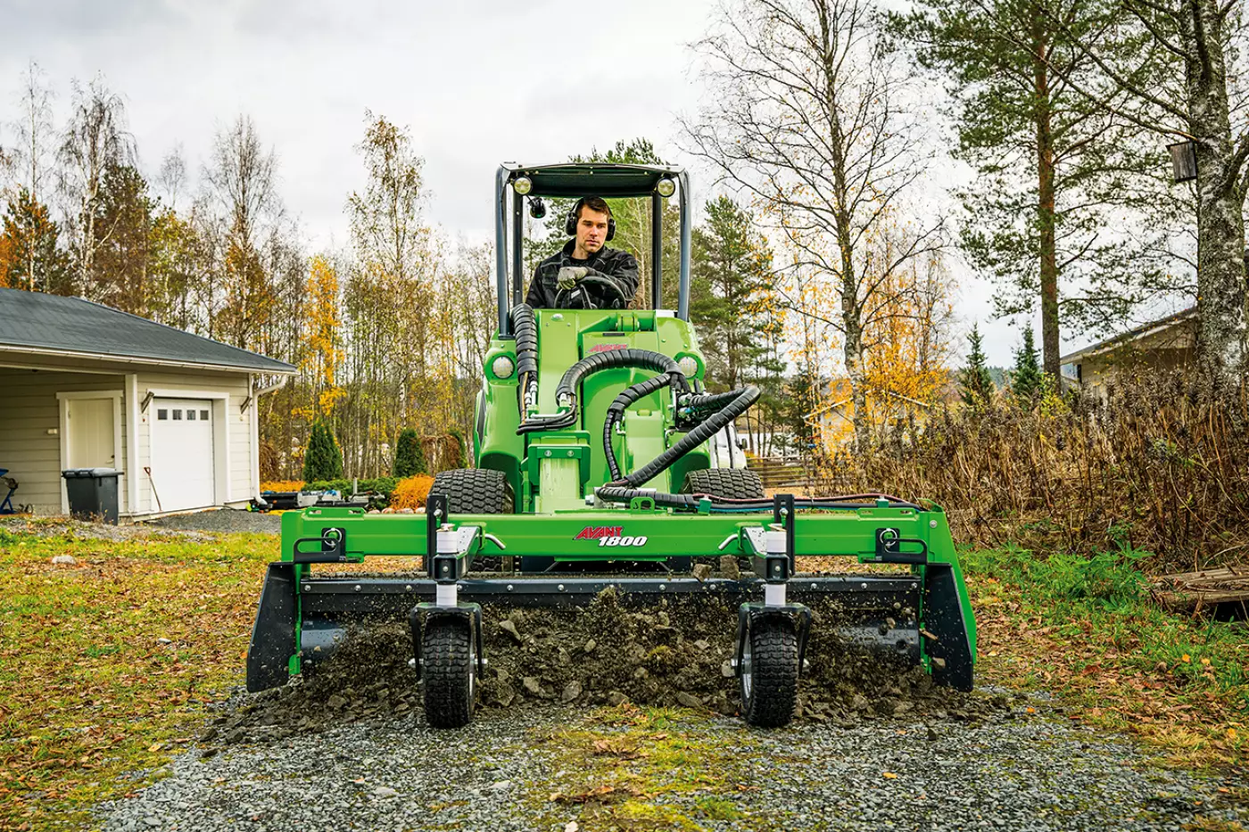 Liebherr // Mobilbagger-Premiere auf der bauma: A 909 Compact & A 911 ...