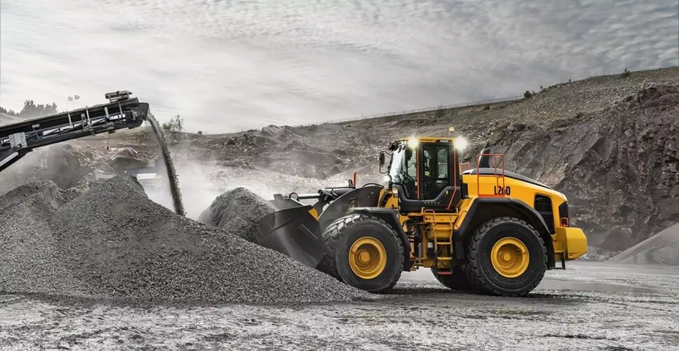 Liebherr // Mobilbagger-Premiere auf der bauma: A 909 Compact & A 911 Compact – Treffpunkt Bau