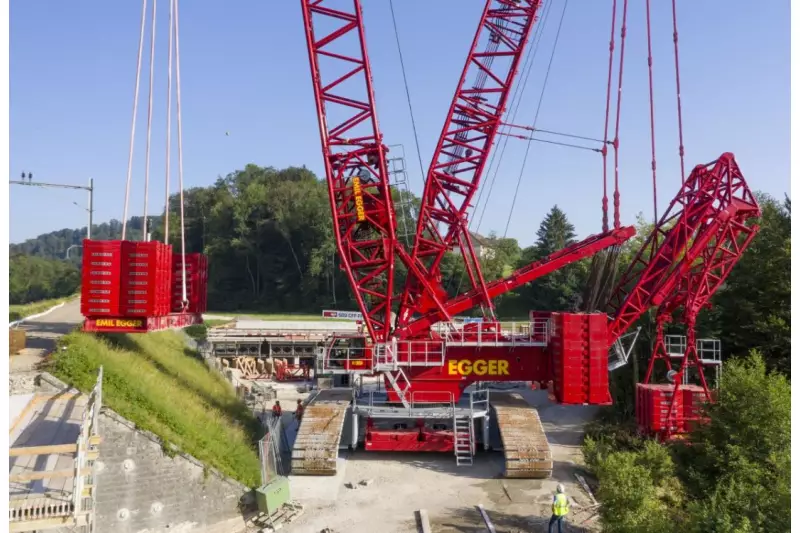 Liebherr – Erste Einsätze mit V-Frame an Liebherr LR 11000 überzeugen ...